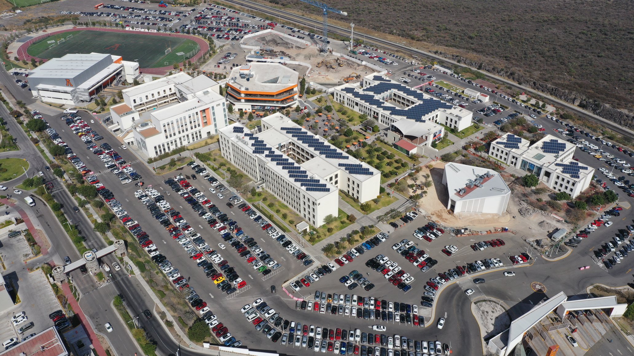 ¿Te interesa conocer nuestras instalaciones?